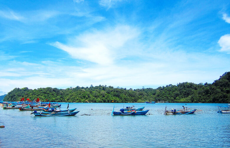 Pantai Sendang Biru: Daya Tarik, Akses, Fasilitas dan Harga Tiket Masuk