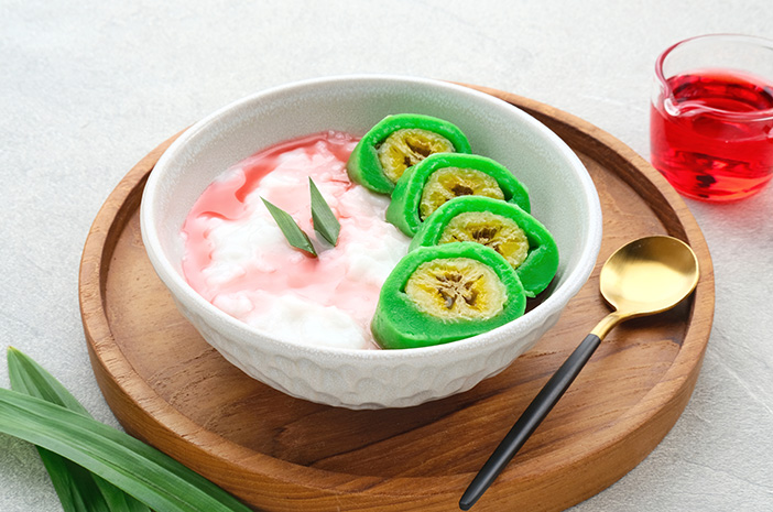 Es Pisang Ijo Pusat Rasa, Pelepas Dahaga Andalan di Surabaya