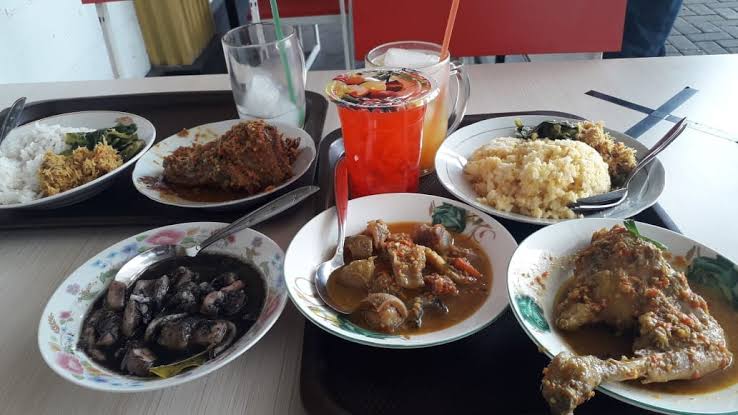 Kalau Belum Tahu, Ini Warung Tangkilsari Surga Kuliner Pedas di Malang