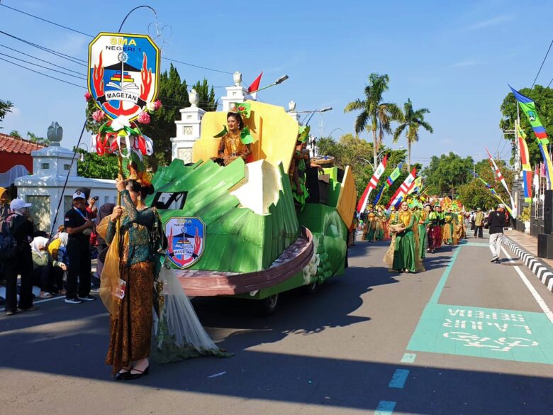 SMA Negeri 1 Magetan Ikut Meriahkan Pawai Karnaval Budaya 2025